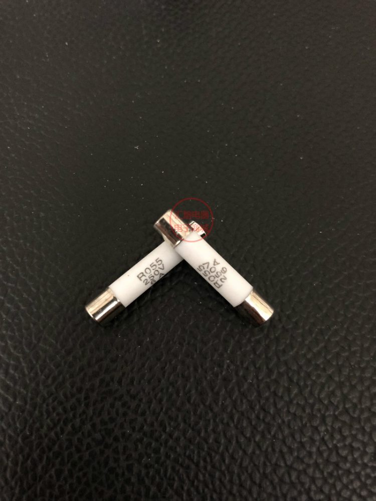 5x25 R055 RO55 陶瓷保险丝管 保险丝 250V 熔断器 保险芯 5*25mm 产品关键词:陶瓷保险丝管;r055熔断器保险丝 ...