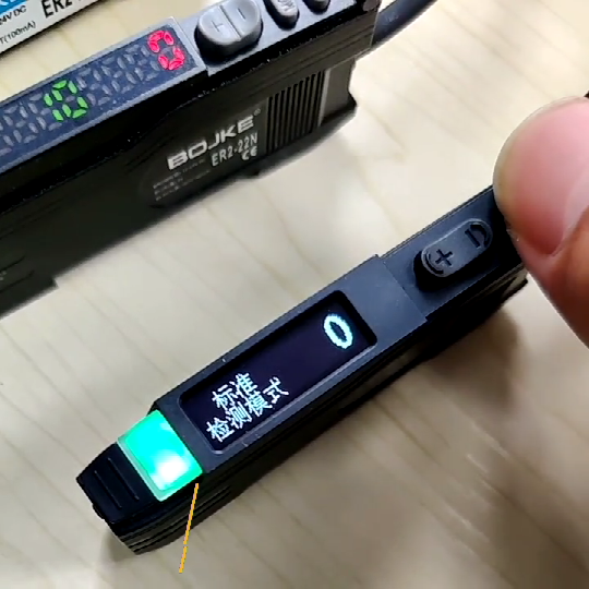 博亿精科光纤放大器光纤传感器ER2-22N 18ZW感应器光电开关FX-101 产品关键词:传感器bojkeer2_22n;bojke传感器er2-22n;bojke光纤放大器er2-22n